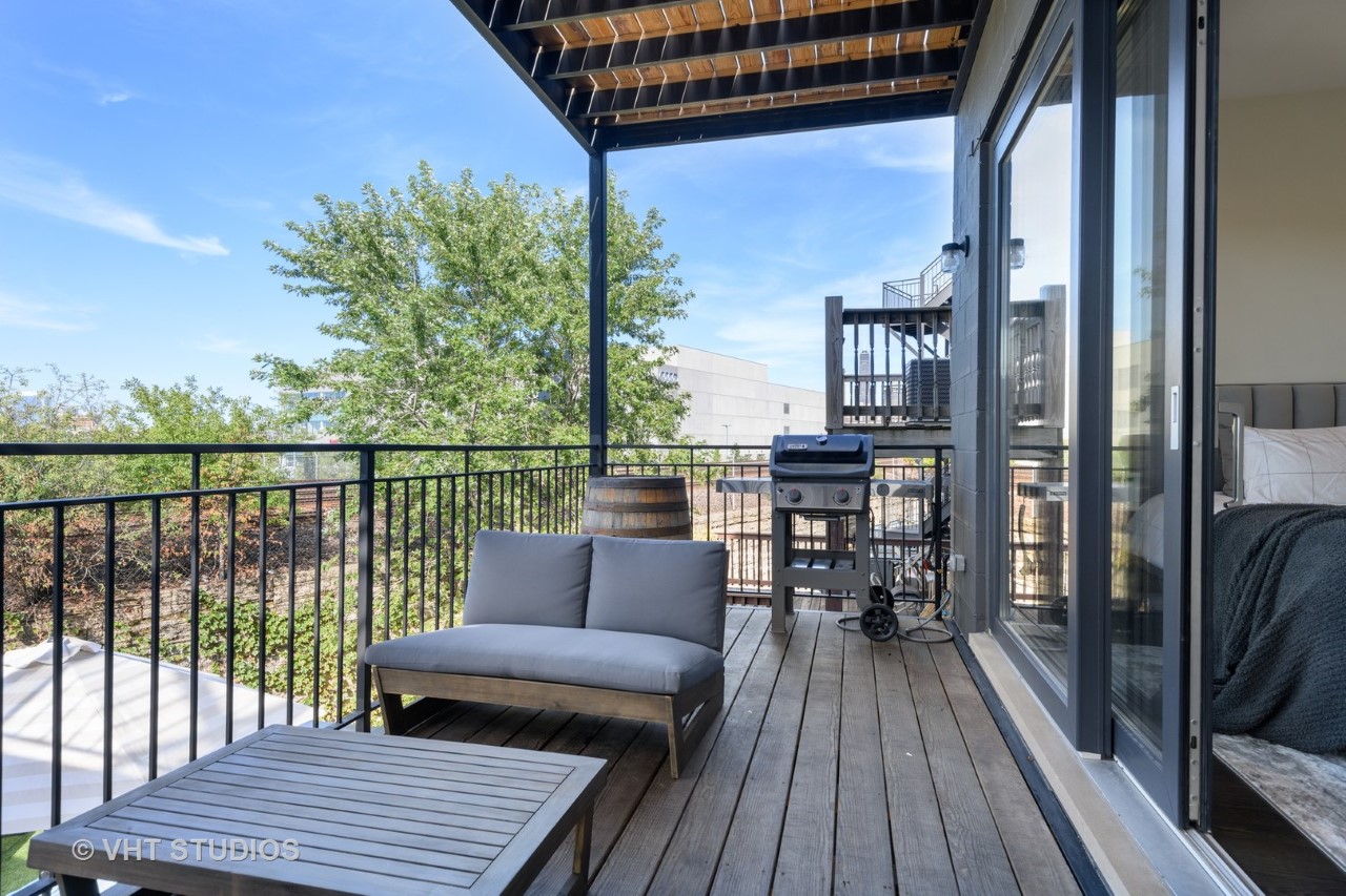 Condos With Outdoor Living Space - Chicago Realtor | Kehoe Group ...